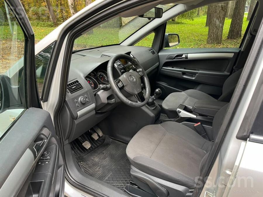 Pelēks Opel Zafira 2010 Rīga, ar dzinēja tilpumu 1.90 L un nobraukumu 0 tūkst. km par 3799 €, foto 10 vietnē AUTOMOTO.COM.LV