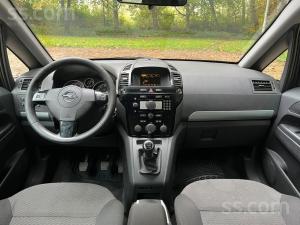 Pelēks Opel Zafira 2010 Rīga, ar dzinēja tilpumu 1.90 L un nobraukumu 0 tūkst. km par 3799 €, foto 11 vietnē AUTOMOTO.COM.LV