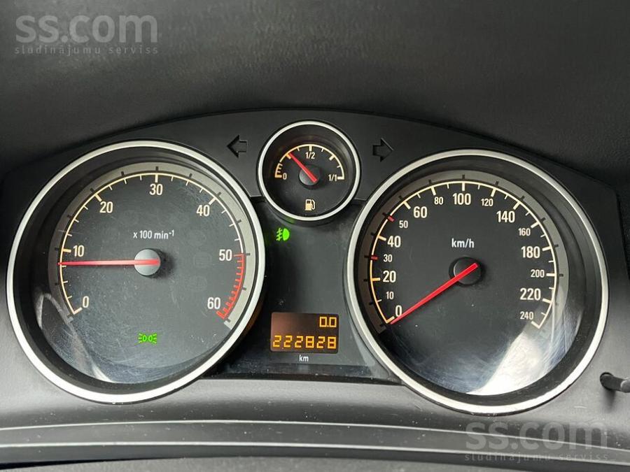 Pelēks Opel Zafira 2010 Rīga, ar dzinēja tilpumu 1.90 L un nobraukumu 0 tūkst. km par 3799 €, foto 14 vietnē AUTOMOTO.COM.LV