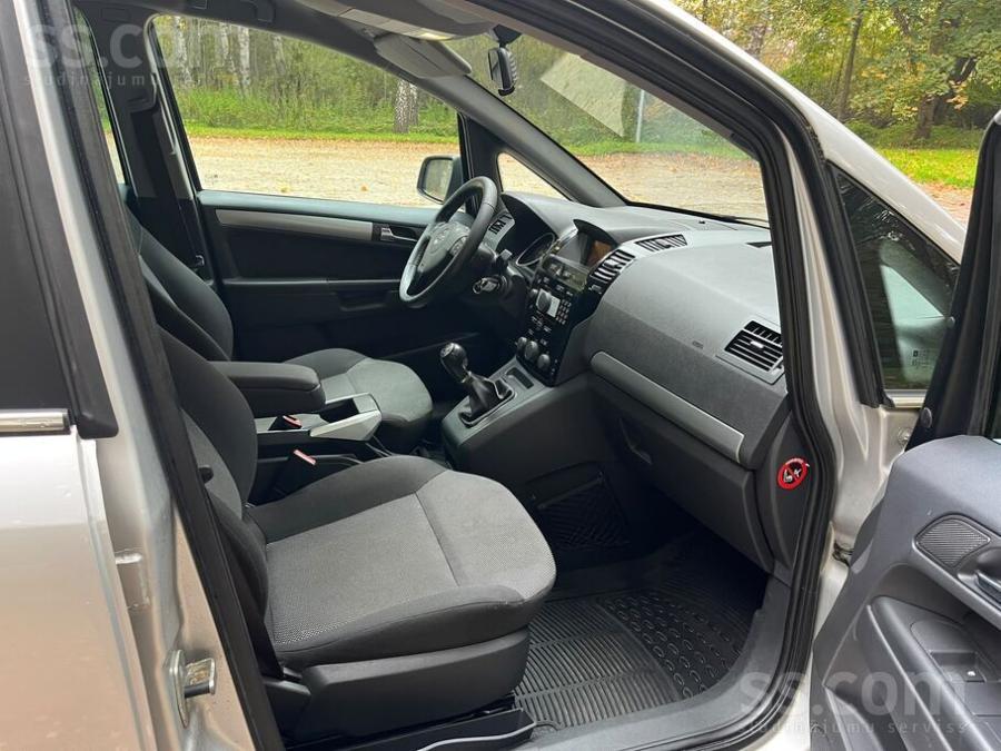 Pelēks Opel Zafira 2010 Rīga, ar dzinēja tilpumu 1.90 L un nobraukumu 0 tūkst. km par 3799 €, foto 18 vietnē AUTOMOTO.COM.LV