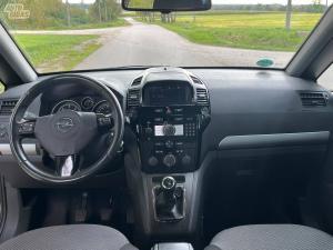 Pelēks Opel Zafira 2010 Marijampole, ar dzinēja tilpumu 1.70 L un nobraukumu 237 tūkst. km par 1950 €, foto 9 vietnē AUTOMOTO.COM.LV