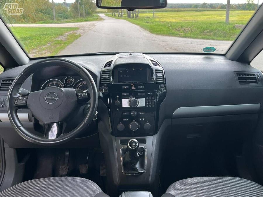 Pelēks Opel Zafira 2010 Marijampole, ar dzinēja tilpumu 1.70 L un nobraukumu 237 tūkst. km par 1950 €, foto 9 vietnē AUTOMOTO.COM.LV