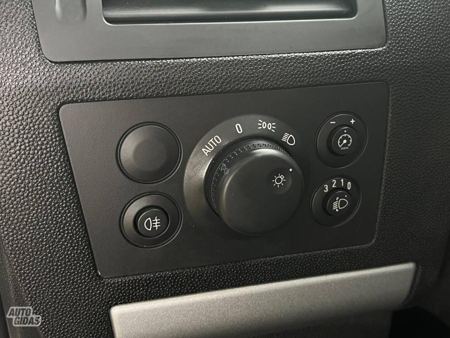 Pelēks Opel Zafira 2010 Marijampole, ar dzinēja tilpumu 1.70 L un nobraukumu 237 tūkst. km par 1950 €, foto 16 vietnē AUTOMOTO.COM.LV