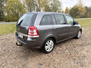 Grey Opel Zafira 2010 in Cesis, with an engine capacity of 1.70 L and mileage of 0 thousand km for 2200 €, photo 5 on AUTOMOTO.COM.LV