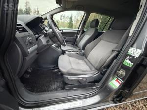 Grey Opel Zafira 2010 in Cesis, with an engine capacity of 1.70 L and mileage of 0 thousand km for 2200 €, photo 6 on AUTOMOTO.COM.LV
