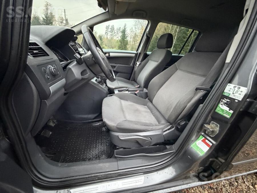Grey Opel Zafira 2010 in Cesis, with an engine capacity of 1.70 L and mileage of 0 thousand km for 2200 €, photo 6 on AUTOMOTO.COM.LV