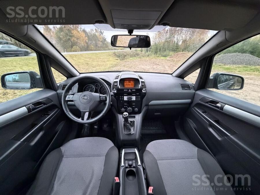 Grey Opel Zafira 2010 in Cesis, with an engine capacity of 1.70 L and mileage of 0 thousand km for 2200 €, photo 7 on AUTOMOTO.COM.LV