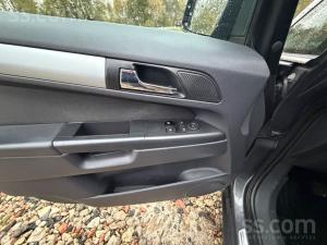 Grey Opel Zafira 2010 in Cesis, with an engine capacity of 1.70 L and mileage of 0 thousand km for 2200 €, photo 8 on AUTOMOTO.COM.LV