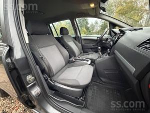 Grey Opel Zafira 2010 in Cesis, with an engine capacity of 1.70 L and mileage of 0 thousand km for 2200 €, photo 12 on AUTOMOTO.COM.LV