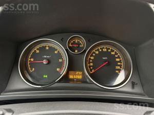Grey Opel Zafira 2010 in Cesis, with an engine capacity of 1.70 L and mileage of 0 thousand km for 2200 €, photo 13 on AUTOMOTO.COM.LV