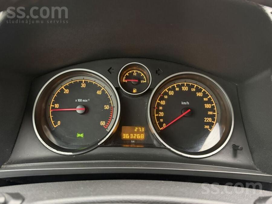 Grey Opel Zafira 2010 in Cesis, with an engine capacity of 1.70 L and mileage of 0 thousand km for 2200 €, photo 13 on AUTOMOTO.COM.LV