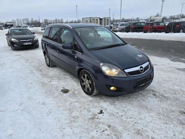 Grey Opel Zafira 2011 in Marijampole, with an engine capacity of 1.69 L and mileage of 240 thousand km for 2600 €, photo 3 on AUTOMOTO.COM.LV
