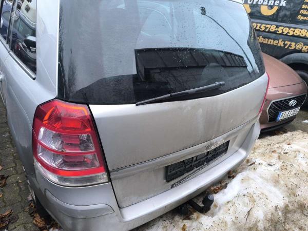 Pelēks Opel Zafira 2011 Radviliškis, ar dzinēja tilpumu 1.60 L un nobraukumu 180 tūkst. km par 1850 €, foto 3 vietnē AUTOMOTO.COM.LV
