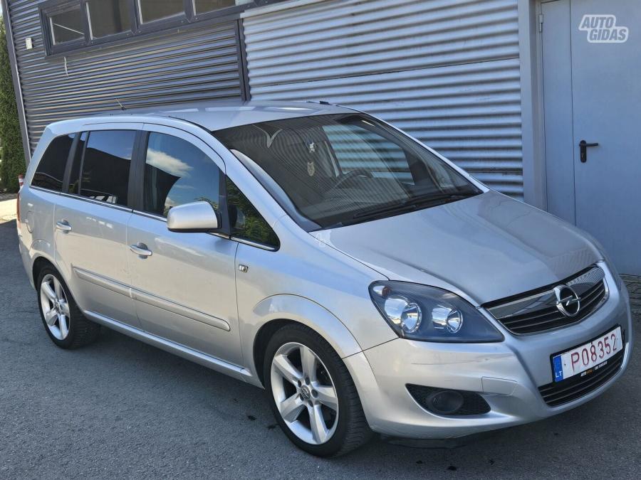 Grey Opel Zafira 2011 in Kluonaliai, with an engine capacity of 1.70 L and mileage of 349 thousand km for 2470 €, photo 4 on AUTOMOTO.COM.LV
