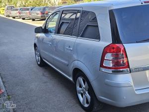 Grey Opel Zafira 2011 in Kluonaliai, with an engine capacity of 1.70 L and mileage of 349 thousand km for 2470 €, photo 9 on AUTOMOTO.COM.LV