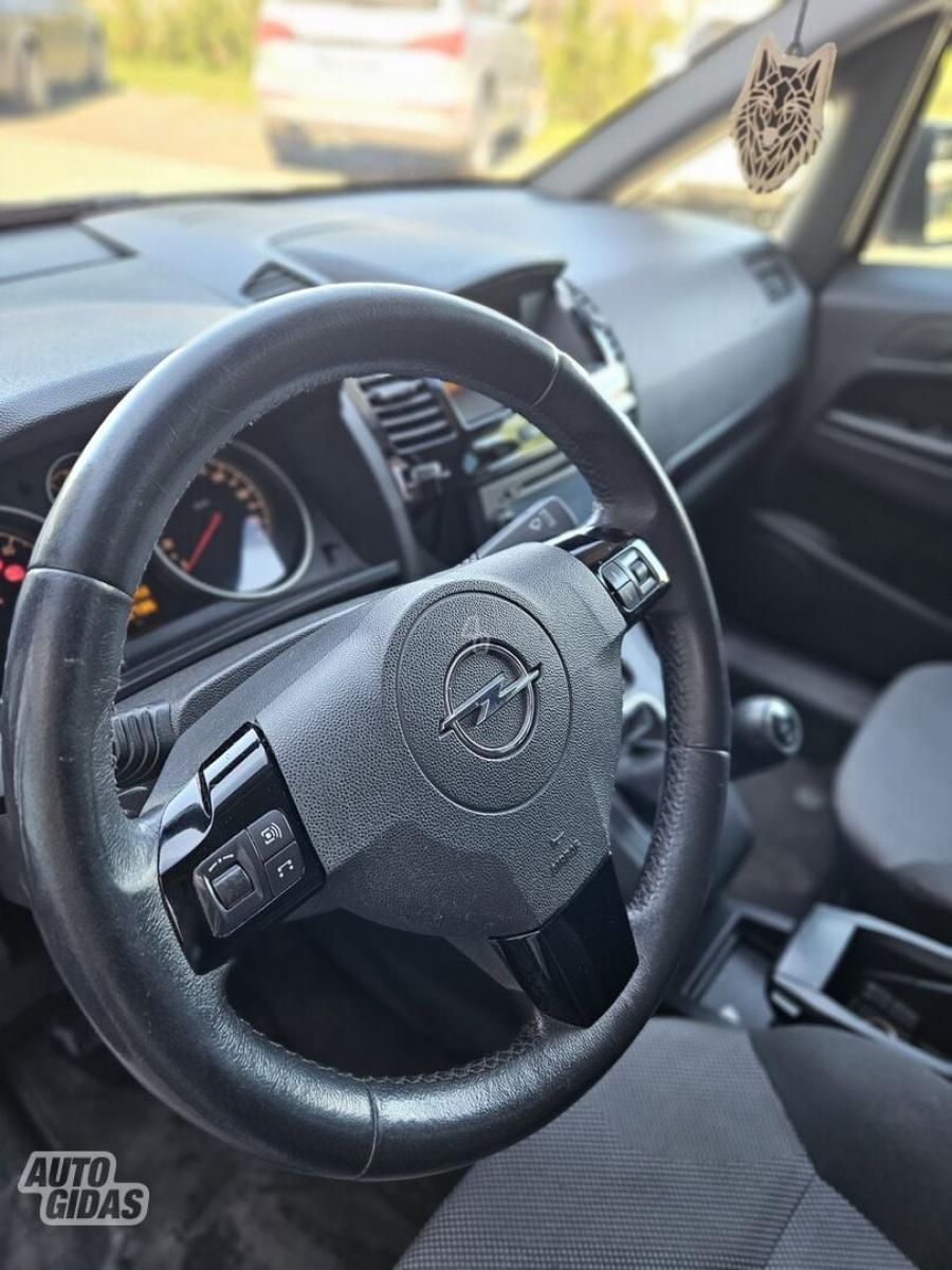 Grey Opel Zafira 2011 in Kluonaliai, with an engine capacity of 1.70 L and mileage of 349 thousand km for 2470 €, photo 15 on AUTOMOTO.COM.LV