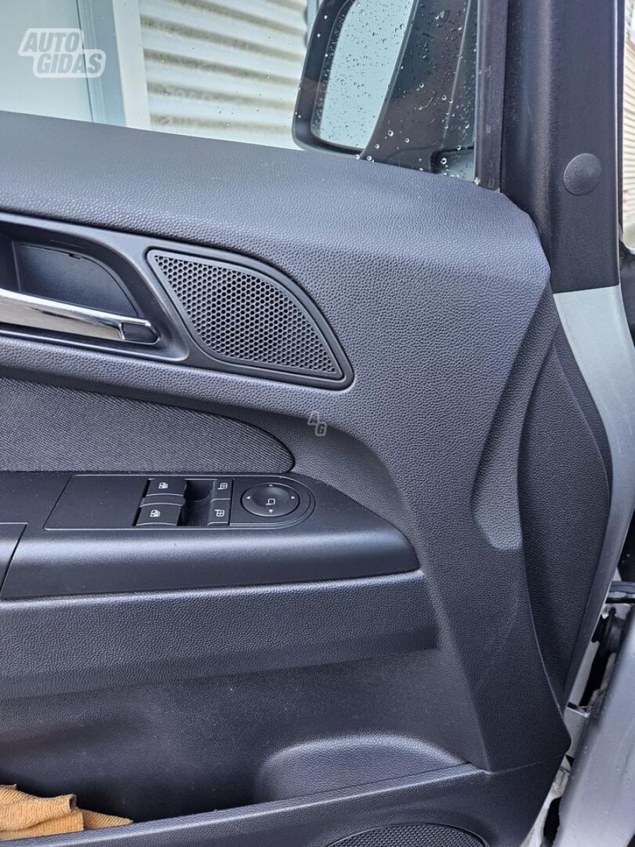 Grey Opel Zafira 2011 in Kluonaliai, with an engine capacity of 1.70 L and mileage of 349 thousand km for 2470 €, photo 18 on AUTOMOTO.COM.LV
