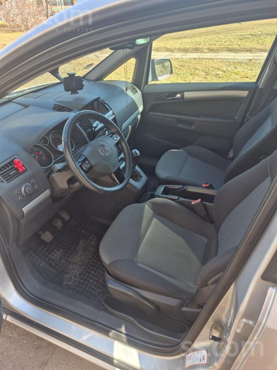 Pelēks Opel Zafira 2011 Rīga, ar dzinēja tilpumu 1.70 L un nobraukumu 343 tūkst. km par 2000 €, foto 4 vietnē AUTOMOTO.COM.LV
