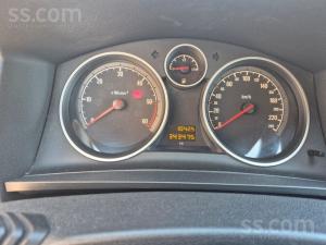Pelēks Opel Zafira 2011 Rīga, ar dzinēja tilpumu 1.70 L un nobraukumu 343 tūkst. km par 2000 €, foto 7 vietnē AUTOMOTO.COM.LV