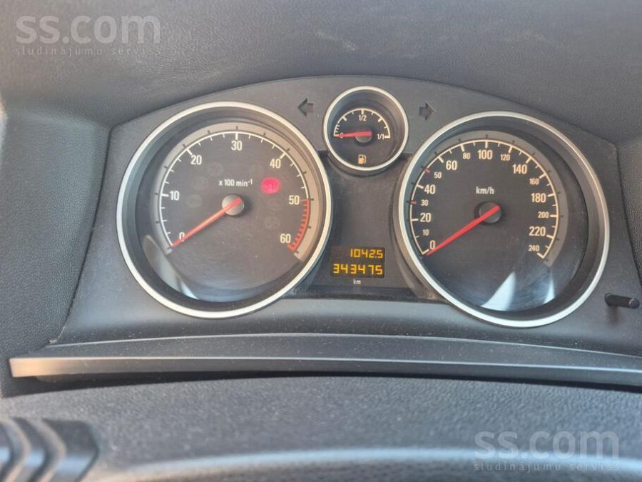 Pelēks Opel Zafira 2011 Rīga, ar dzinēja tilpumu 1.70 L un nobraukumu 343 tūkst. km par 2000 €, foto 7 vietnē AUTOMOTO.COM.LV