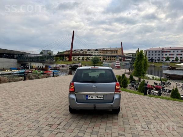 Grey Opel Zafira 2011 in Jelgava, with an engine capacity of 1.70 L and mileage of 312 thousand km for 1699 €, photo 6 on AUTOMOTO.COM.LV
