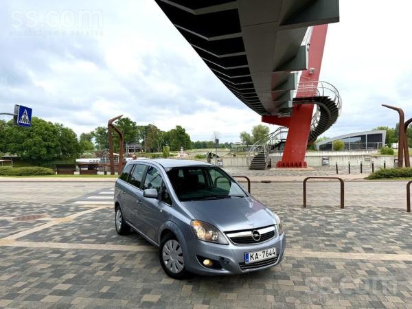 Grey Opel Zafira 2011 in Jelgava, with an engine capacity of 1.70 L and mileage of 312 thousand km for 1699 €, photo 8 on AUTOMOTO.COM.LV