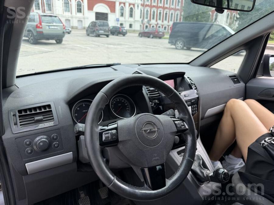 Pelēks Opel Zafira 2011 Jelgava, ar dzinēja tilpumu 1.70 L un nobraukumu 312 tūkst. km par 1699 €, foto 11 vietnē AUTOMOTO.COM.LV