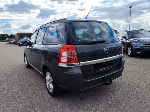 Pelēks Opel Zafira 2011 Marijampole, ar dzinēja tilpumu 1.60 L un nobraukumu 187 tūkst. km par 2850 €, foto 3 vietnē AUTOMOTO.COM.LV