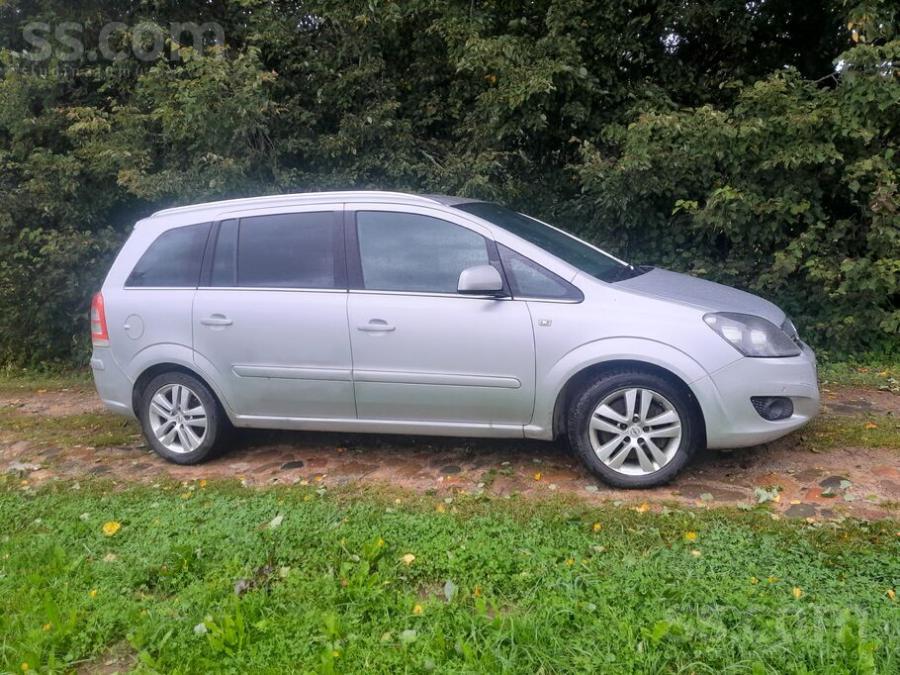 Pelēks Opel Zafira 2011 Rīga, ar dzinēja tilpumu 1.70 L un nobraukumu 288 tūkst. km par 2200 €, foto 3 vietnē AUTOMOTO.COM.LV