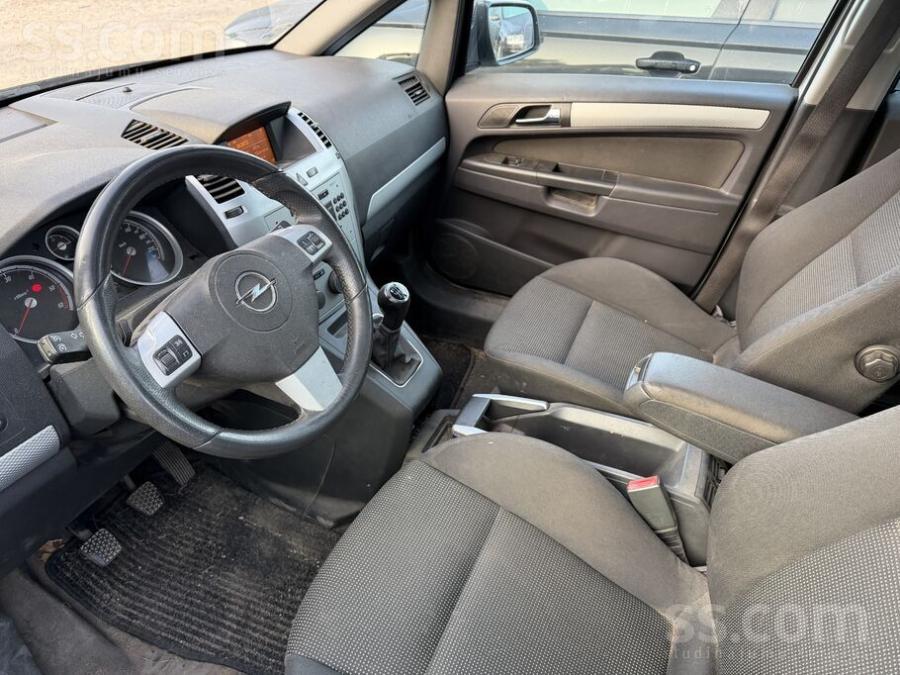 Pelēks Opel Zafira 2011 Rīga, ar dzinēja tilpumu 1.70 L un nobraukumu 247 tūkst. km par 700 €, foto 8 vietnē AUTOMOTO.COM.LV