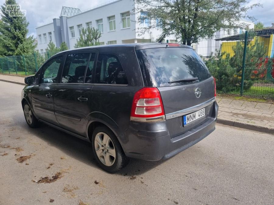 Grey Opel Zafira 2011 in Kaunas, with an engine capacity of 1.70 L and mileage of 312 thousand km for 750 €, photo 4 on AUTOMOTO.COM.LV