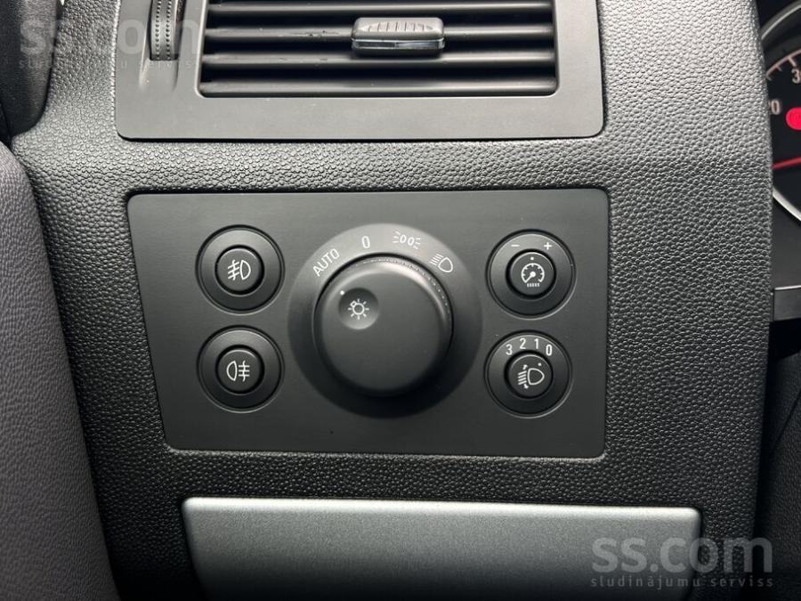 Pelēks Opel Zafira 2011 Limbaži, ar dzinēja tilpumu 1.80 L un nobraukumu 193 tūkst. km par 4950 €, foto 22 vietnē AUTOMOTO.COM.LV