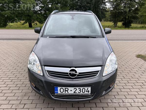 Grey Opel Zafira 2011 in Limbazi, with an engine capacity of 1.80 L and mileage of 193 thousand km for 4950 €, photo 5 on AUTOMOTO.COM.LV