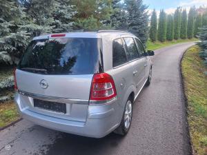 Grey Opel Zafira 2011 in Utena, with an engine capacity of 1.80 L and mileage of 213 thousand km for 2900 €, photo 4 on AUTOMOTO.COM.LV