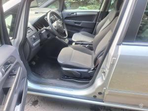 Grey Opel Zafira 2011 in Utena, with an engine capacity of 1.80 L and mileage of 213 thousand km for 2900 €, photo 7 on AUTOMOTO.COM.LV