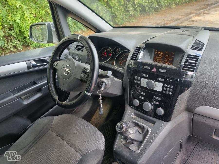 Grey Opel Zafira 2011 in Kaunas, with an engine capacity of 1.70 L and mileage of 320 thousand km for 550 €, photo 11 on AUTOMOTO.COM.LV