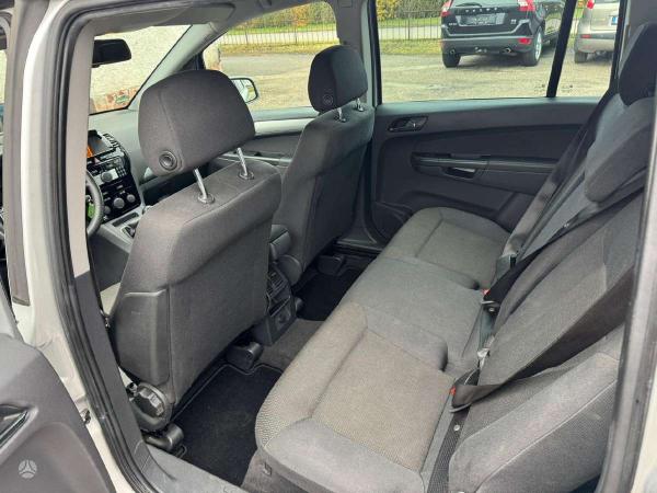 Grey Opel Zafira 2012 in Jurbarkas, with an engine capacity of 1.80 L and mileage of 163 thousand km for 4450 €, photo 11 on AUTOMOTO.COM.LV