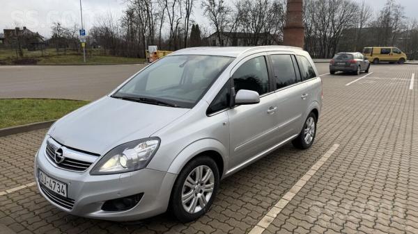 Grey Opel Zafira 2012 in Saldus, with an engine capacity of 1.70 L and mileage of 281 thousand km for 3850 €, photo 3 on AUTOMOTO.COM.LV
