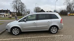 Grey Opel Zafira 2012 in Saldus, with an engine capacity of 1.70 L and mileage of 281 thousand km for 3850 €, photo 4 on AUTOMOTO.COM.LV