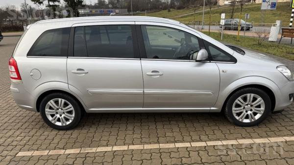 Grey Opel Zafira 2012 in Saldus, with an engine capacity of 1.70 L and mileage of 281 thousand km for 3850 €, photo 5 on AUTOMOTO.COM.LV