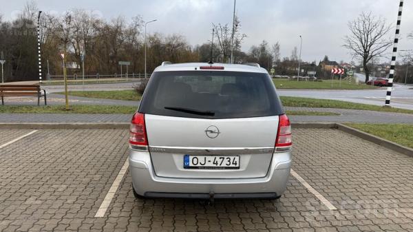 Grey Opel Zafira 2012 in Saldus, with an engine capacity of 1.70 L and mileage of 281 thousand km for 3850 €, photo 6 on AUTOMOTO.COM.LV