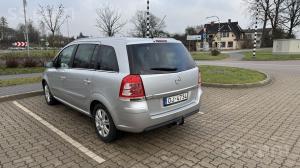 Grey Opel Zafira 2012 in Saldus, with an engine capacity of 1.70 L and mileage of 281 thousand km for 3850 €, photo 8 on AUTOMOTO.COM.LV