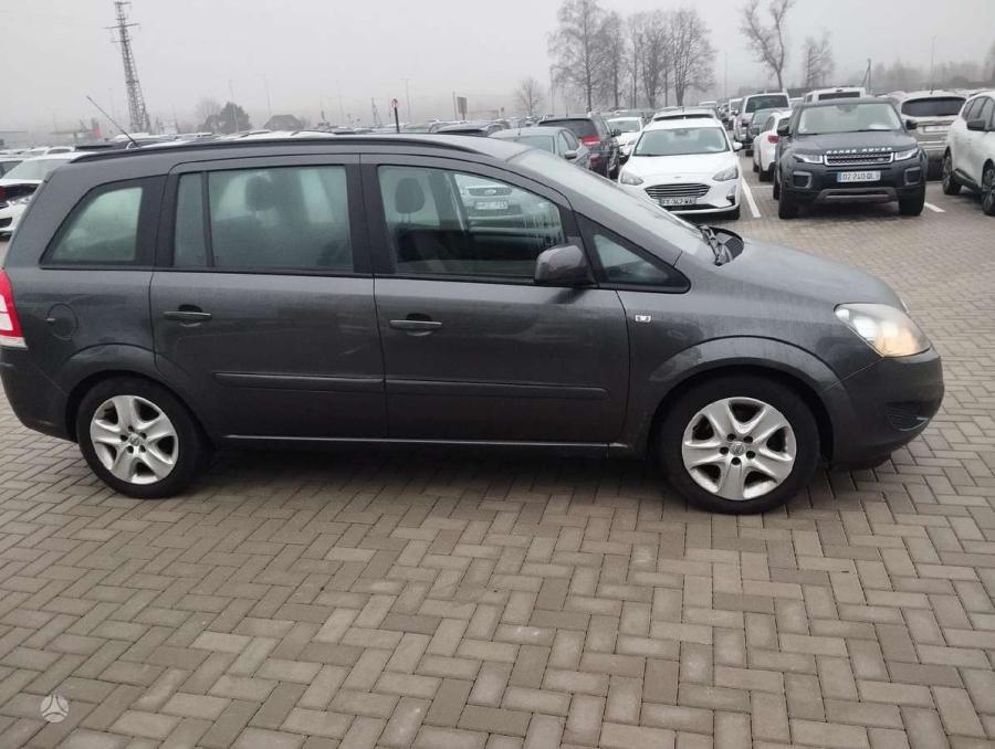 Pelēks Opel Zafira 2012 Tauragė, ar dzinēja tilpumu 1.60 L un nobraukumu 240 tūkst. km par 2400 €, foto 2 vietnē AUTOMOTO.COM.LV