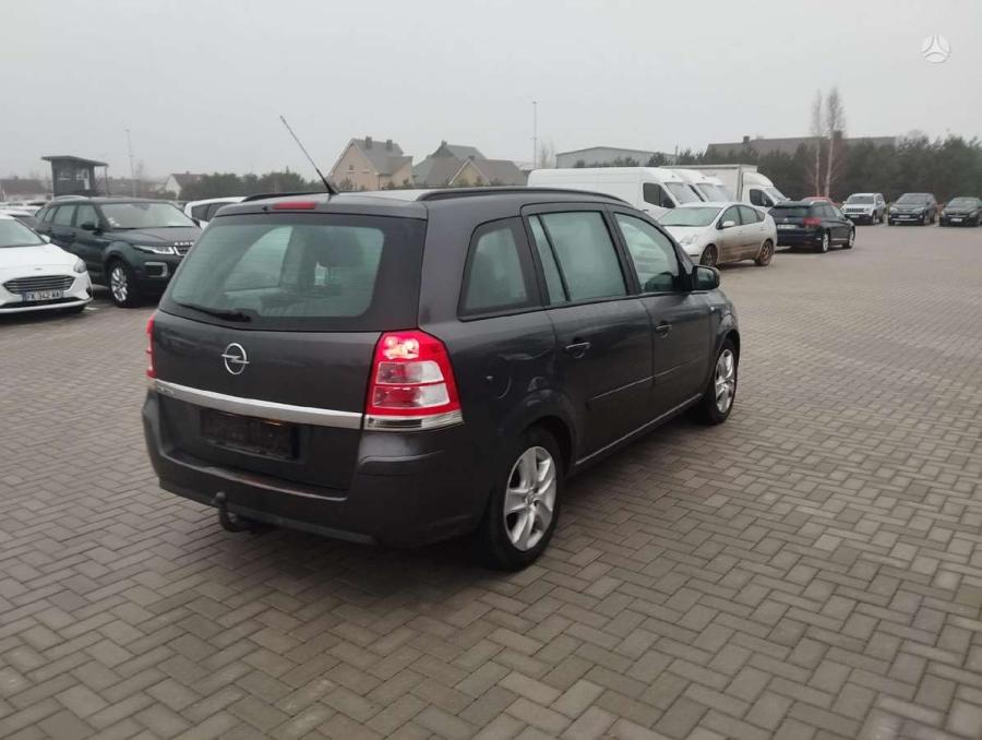 Pelēks Opel Zafira 2012 Tauragė, ar dzinēja tilpumu 1.60 L un nobraukumu 240 tūkst. km par 2400 €, foto 3 vietnē AUTOMOTO.COM.LV
