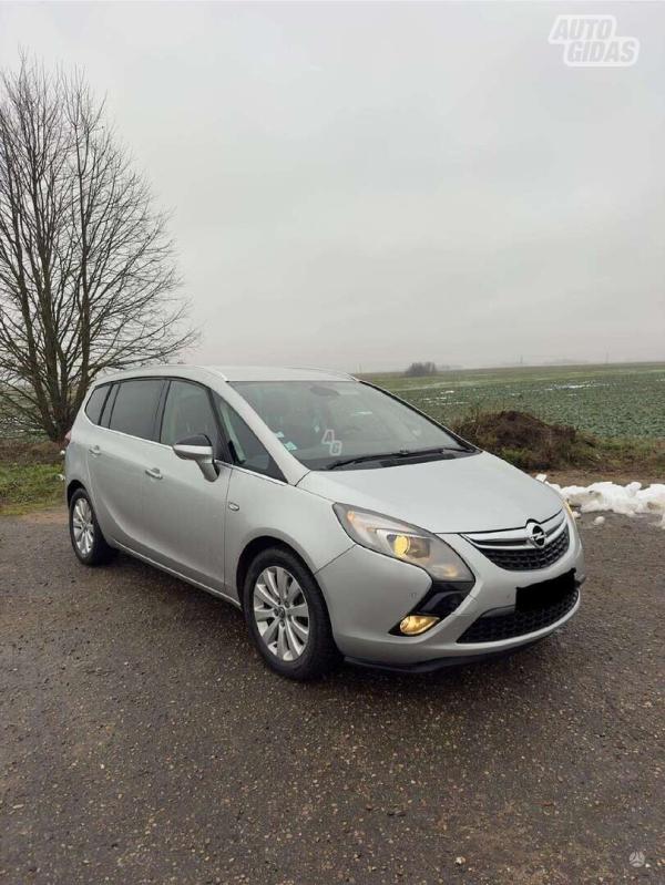 Grey Opel Zafira 2012 in Sakiai, with an engine capacity of 1.90 L and mileage of 329 thousand km for 3300 €, photo 3 on AUTOMOTO.COM.LV