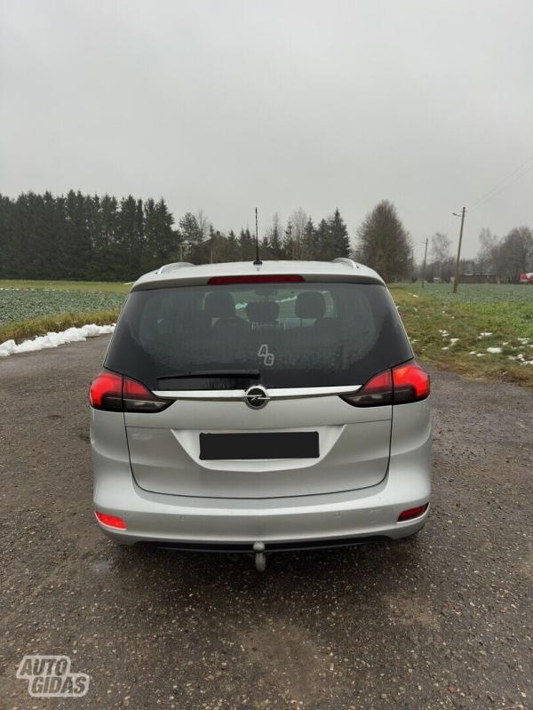 Grey Opel Zafira 2012 in Sakiai, with an engine capacity of 1.90 L and mileage of 329 thousand km for 3300 €, photo 5 on AUTOMOTO.COM.LV