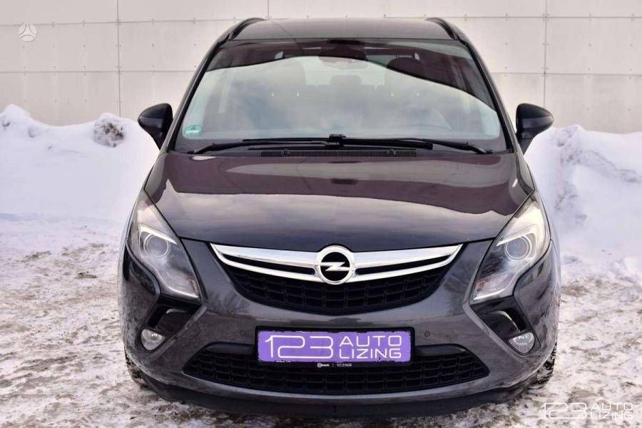 Grey Opel Zafira 2012 in Kretinga, with an engine capacity of 2.00 L and mileage of 212 thousand km for 5999 €, photo 2 on AUTOMOTO.COM.LV