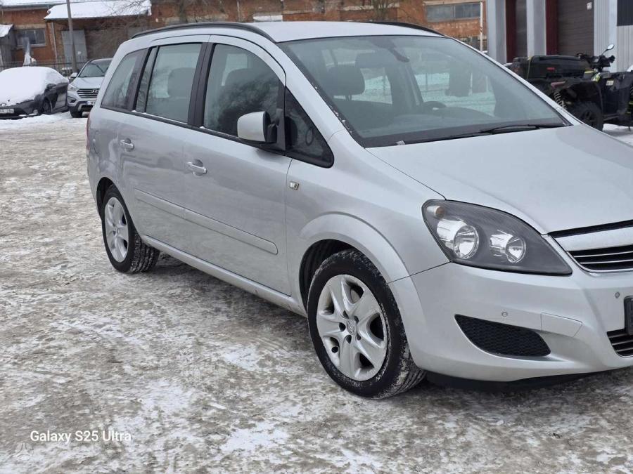 Pelēks Opel Zafira 2012 Ukmergė, ar dzinēja tilpumu 1.69 L un nobraukumu 210 tūkst. km par 2750 €, foto 2 vietnē AUTOMOTO.COM.LV