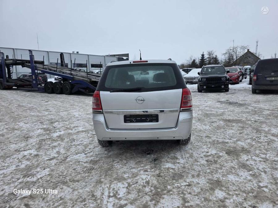 Pelēks Opel Zafira 2012 Ukmergė, ar dzinēja tilpumu 1.69 L un nobraukumu 210 tūkst. km par 2750 €, foto 5 vietnē AUTOMOTO.COM.LV