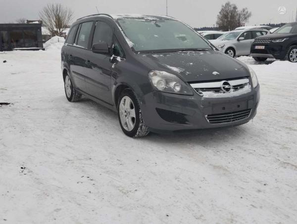 Grey Opel Zafira 2012 in Taurage, with an engine capacity of 1.60 L and mileage of 245 thousand km for 2500 €, photo 1 on AUTOMOTO.COM.LV